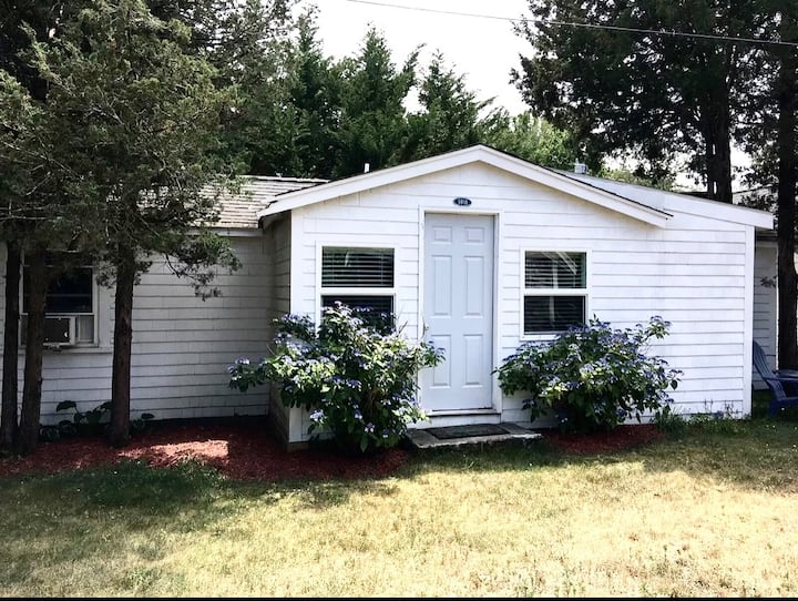 Cozy Cape Cod Cottage - Brewster, MA