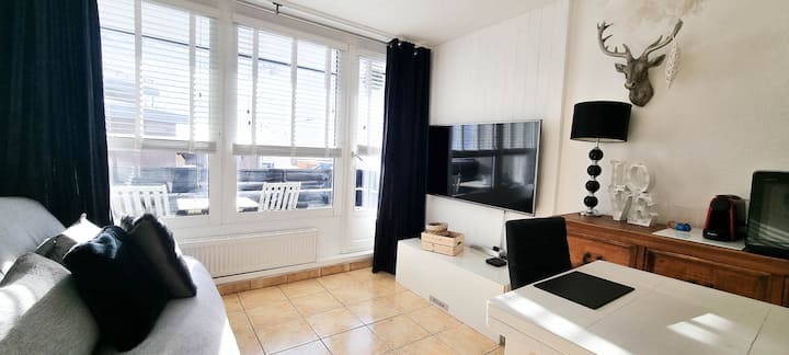 A Bright Studio Apartment With Views & Ski Access - Tignes