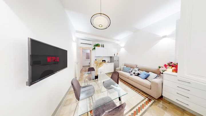 [Free Netflix & Wi-fi] - Historic Center - 2 Bath - Cagliari