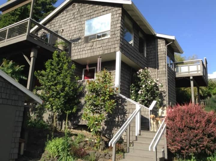 Views, Light And Privacy In Town - Olympia, WA