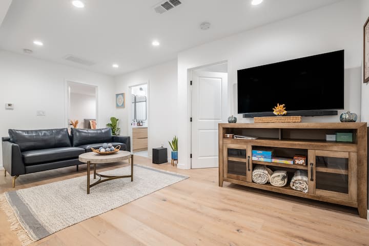 Welcome To Glen Arbor Terrace In Trendy Eagle Rock - Los Angeles, CA