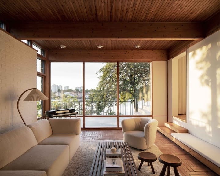 Architectural Design Lakefront Dream Home - Stockholm