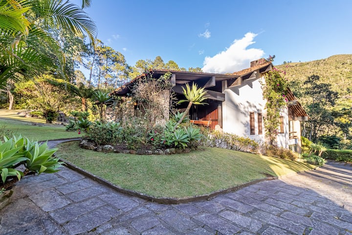Linda Casa Araras 6 Suítes/ Rio Privativo/ Denasa - Petrópolis