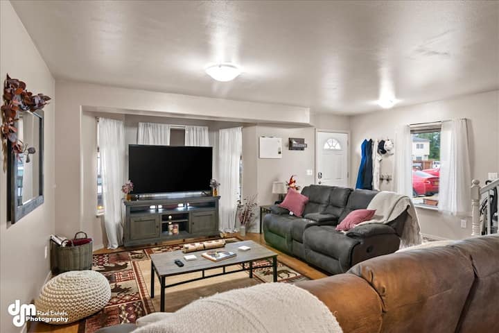 Caribou Cove - 3 Bedroom 1.5 Bath Townhome - Anchorage, AK