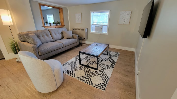 Comfy, Sunny, 3bdr Walk To Dtwn Winooski - Burlington, VT