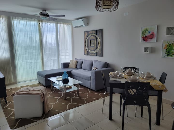Panama City 2 Bed/1b Condo W/pool Gym Edison Park - Panama City