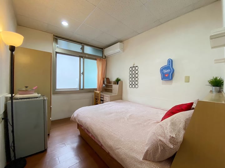 火車站捷運站走一分/1g網速/洗衣機/飲水機/西門町/台北101/饒河夜市/獨立衛浴/河濱運動公園 - 南港區