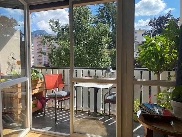 Calme Et Lumineux, Proche Des Commerces - Annecy-le-Vieux