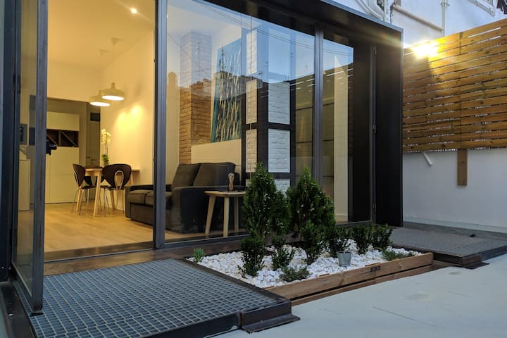 Alquiler Por Temporada De Apartamento Con Terraza - Valencia