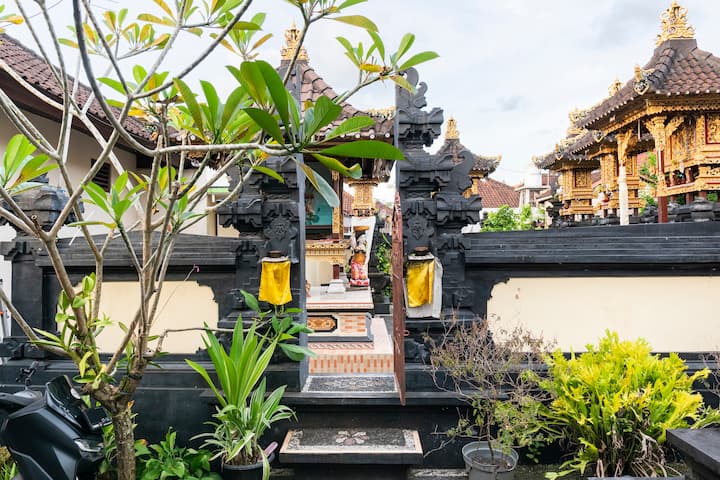 Authentic Living With Balinese Family & Traditions - Bali
