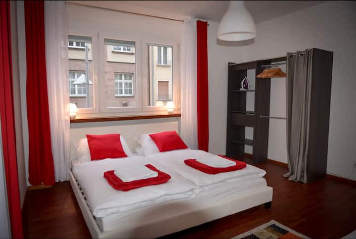 Sehr Zentrale 3-zimmer-wohnung (2 Schlafzimmer) - Nuremberg