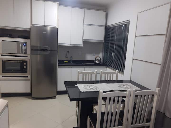 R. Pardal 1º Andar 2q/2banh/churras. 150m Da Praia - Bombinhas