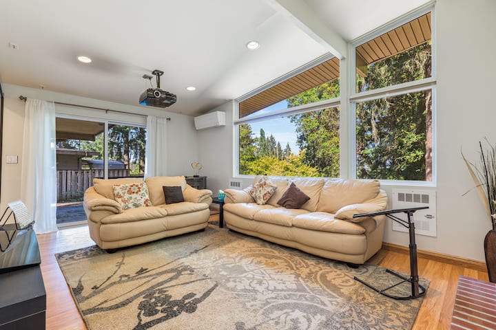 Spacious M/br In Villa W/ Private Creek Nature -#A - Bellevue, WA