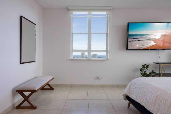 Amazing Oceanview Two Bedroom/free Parking - San Juan