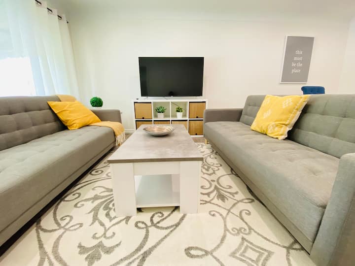 Home Sweet Home. 3br Bungalow On Mtn. - Hamilton, ON, Canada