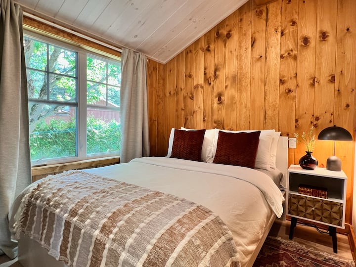 10 Handpicked Airbnb Vacation Rentals In Estrie, Canada - Updated 2025 ...