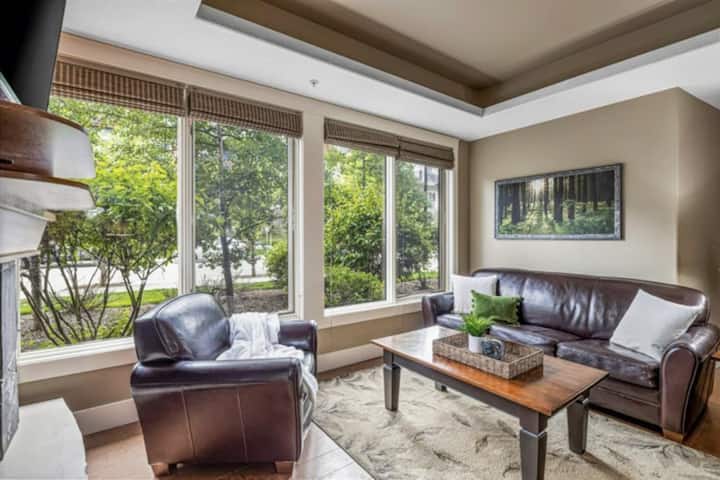 Luxury Condo In Solara Resort In Canmore - Alberta