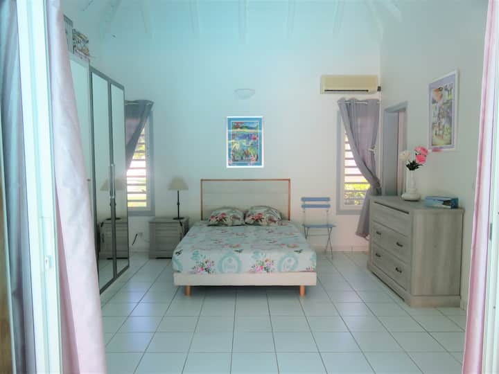 Chambre 16m² Dans Villa Vue Jardin, Sdb Privative - Guadeloupe