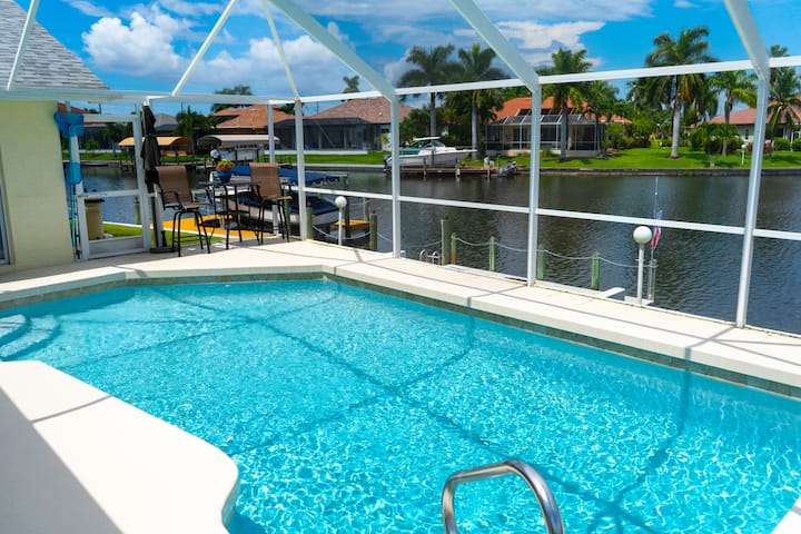 ~Agualinda Villa~ Charming Pool Villa - Cape Coral, FL