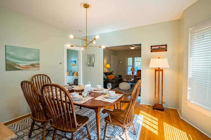 Contemporary 3 Bedroom Apartment By Su And Lemoyne - Syracuse, NY