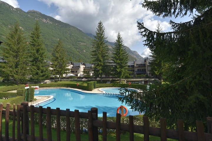 Encantador Apartamento Con Jardín Y Piscina - Benasque
