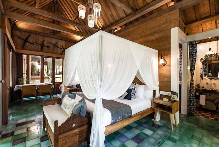 Umakayu Joglo Villa Bali - 90m2 Private Bungalow - Bali