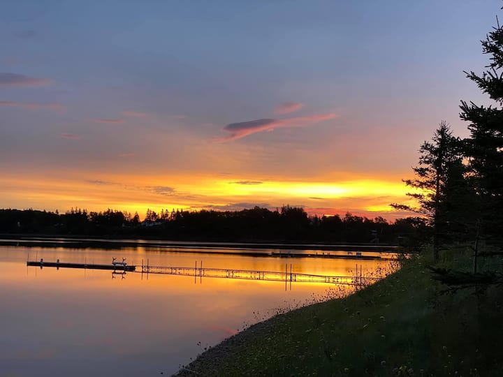 Luxury Mill River Waterfront Cottage W/ Fireplace - Prince Edward Island