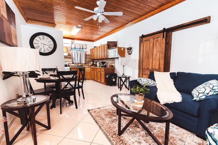 Vacation In The Comfort Of Home At Lishays Cottage - Nassau