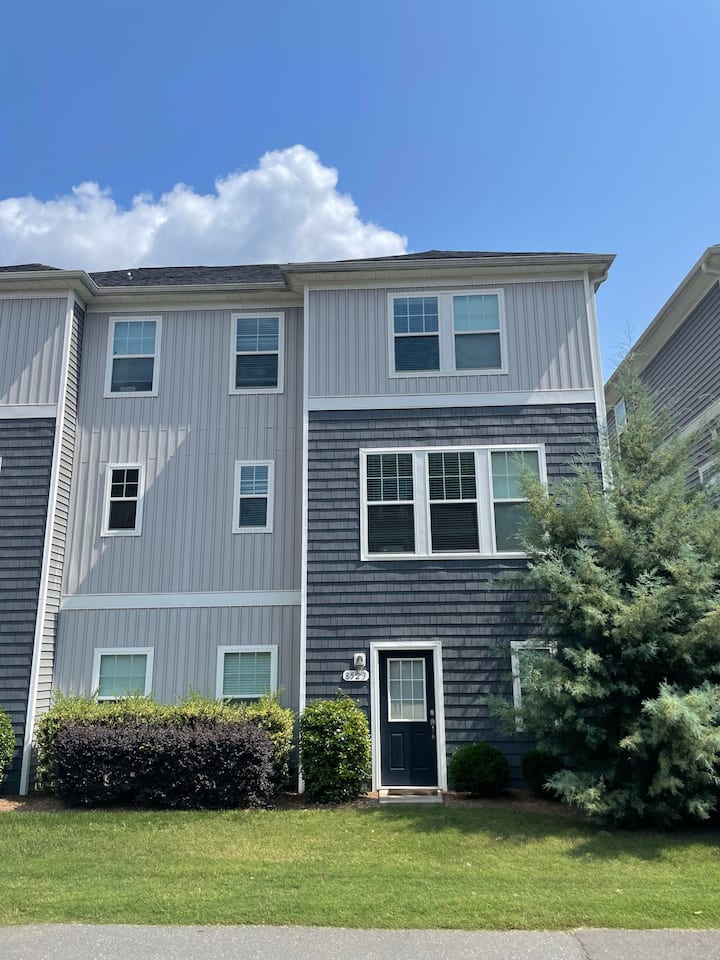 President's Cup Townhome Rental - Less Than 1 Mile - Ballantyne - Charlotte