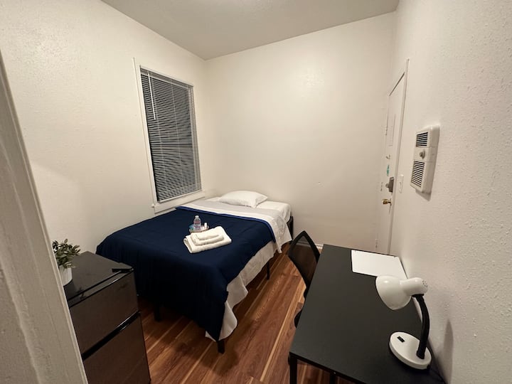 Private Room In Coliving Building South Of Market - San Francisco, CA