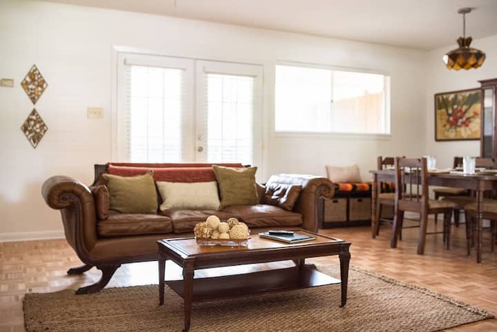 Mid-century Ranch Apartment - Memphis, TN