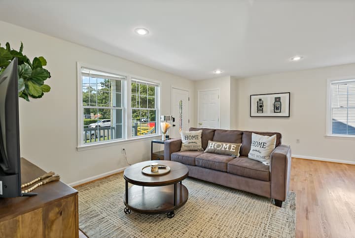 Cheerful | 5 Bedroom | Free Park | Center | Sunny - Annandale, VA