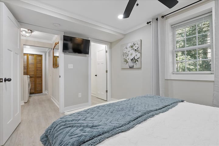 Spacious One Bedroom Ground Level On Wooded Lot - Winston-Salem, NC