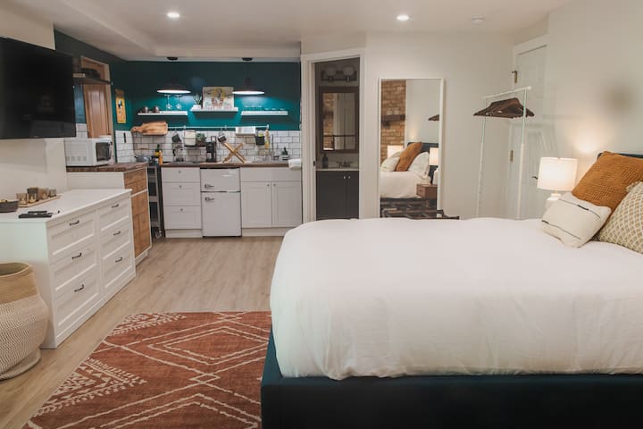 Cozy Creekside Studio Walkable To Pearl St - Boulder, CO