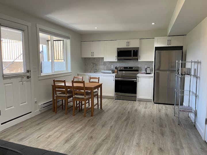 Newly Built 1b Latimer Guest Suite - Langley