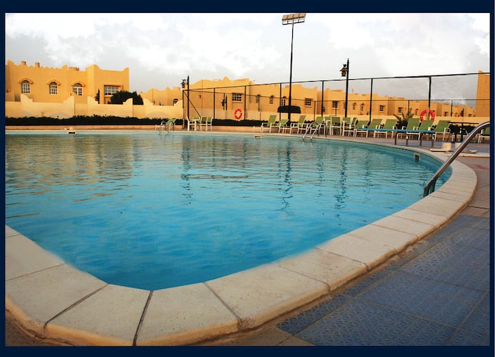 Cheerful 4-bedroom Villa With A Huge Club House - Doha