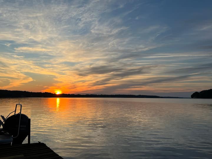 Hot Tub, Stunning Views, Lakefront, Fishing, Dock! - Littleton, NC