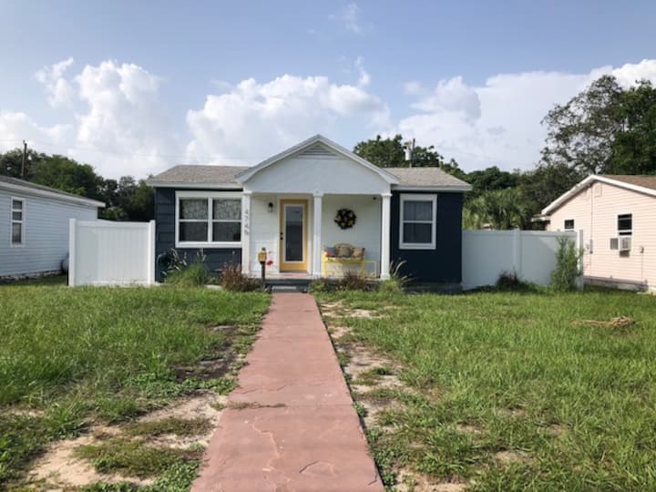 3bdr Coastal Modern Bungalow! - St. Petersburg, FL