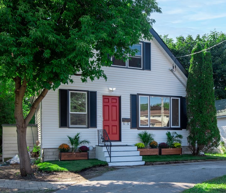 Fully Private Adorable Basement Suite - Oshawa