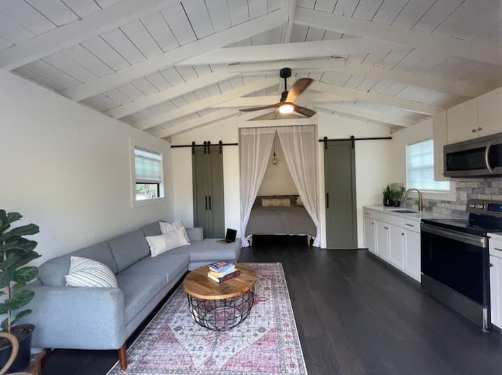 The St. Pete Studio - St. Petersburg, FL