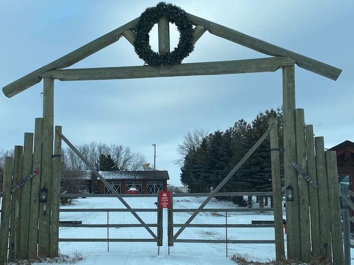North Of 48 Ranch - White City