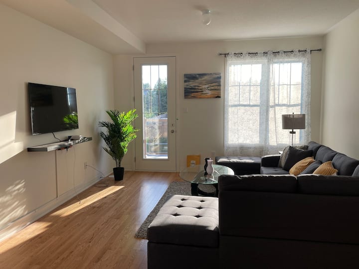 Beautiful Open Concept 3 Bed Room Bowmanville - Bowmanville