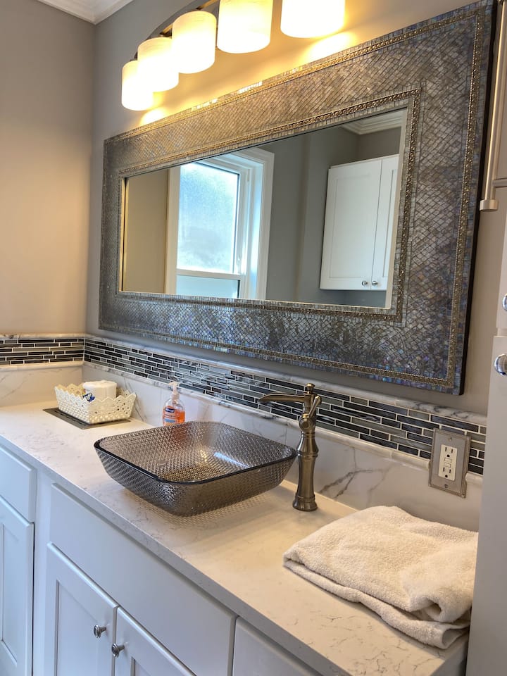 Lovely 2 Bedroom Duplex Apartment In Private House - Nouvelle-Rochelle, NY