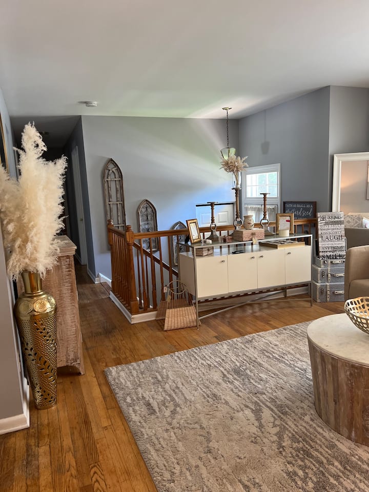 Beautiful 4 Bedroom Home W/ Deck And Much More! - Newark, DE