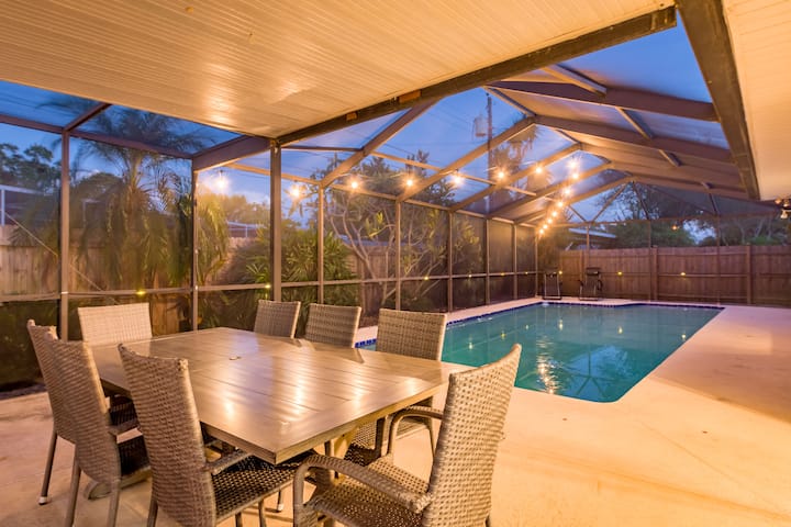 Luxe Game Room & Heated Pool Home Minutes To Beach - Clearwater, FL