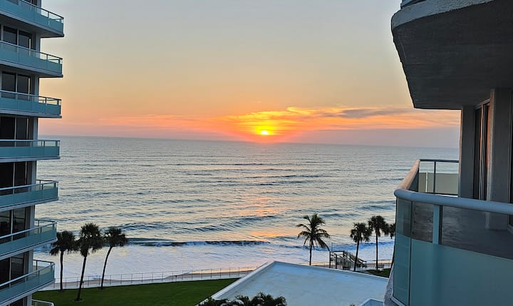 Vero-beach Condo On The Beach. - Vero Beach, FL