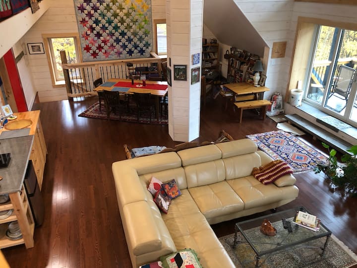 Forest Room In Sustainably Built Guest House - Algonquin Provincial Park