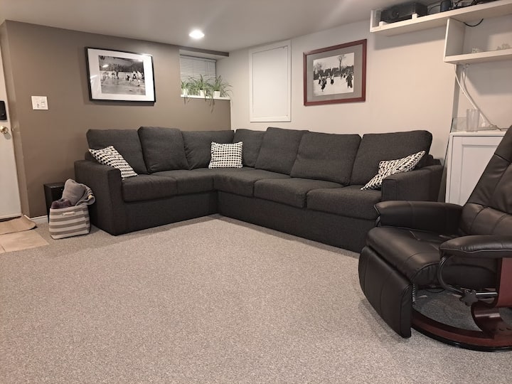 Cozy Flat In The Heart Of Toronto's Little Italy - Toronto