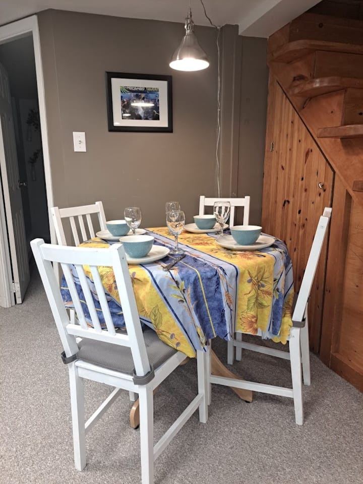 Cozy Flat In The Heart Of Toronto's Little Italy - Toronto