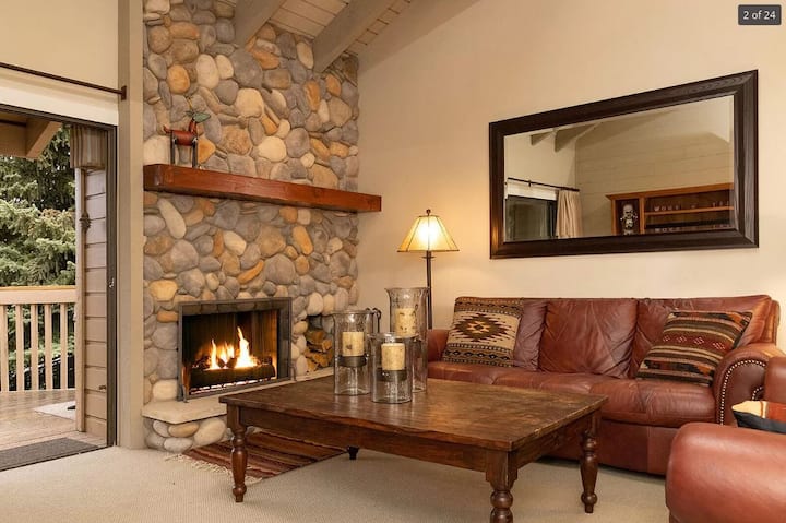 2br+loft @ Base Of Dollar Mtn; Pool & Hot Tub - Sun Valley, ID